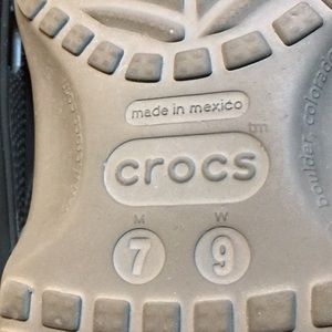 CROCS | Shoes | Crocs M7 W9 Brown | Poshmark